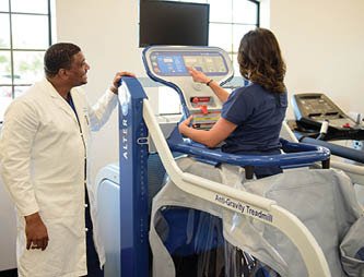 Docteur Benae, le camerounais élu meilleur neurochirurgien de Dallas ...